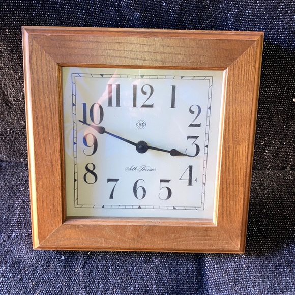 Seth Thomas | Wall Decor | Vintage Square Wooden Seth Thomas Guardian ...